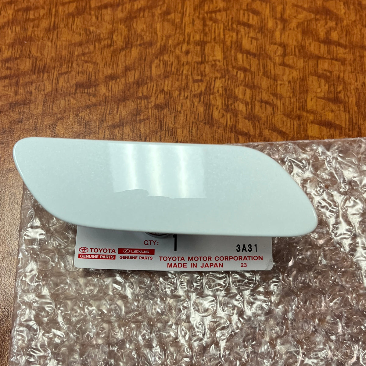 2020-2022 LS500&Ls500h | White Nova Glass Flake | OEM Front Bumper Cap ...